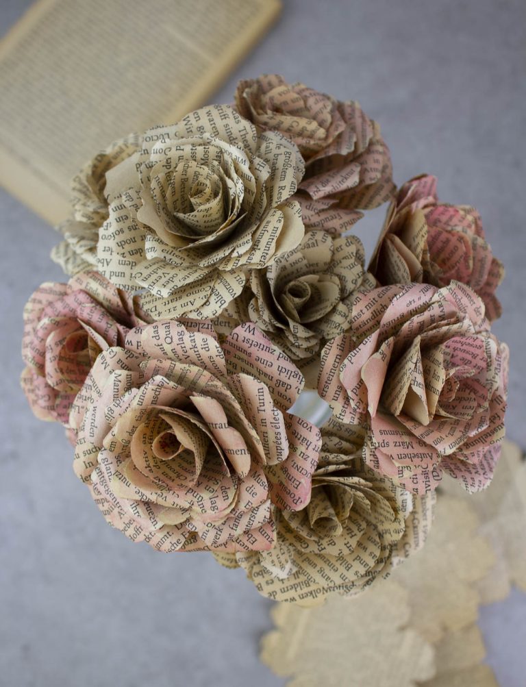 Papierblume basteln - als DIY-Deko oder Geschenk - CaroKunterbunt