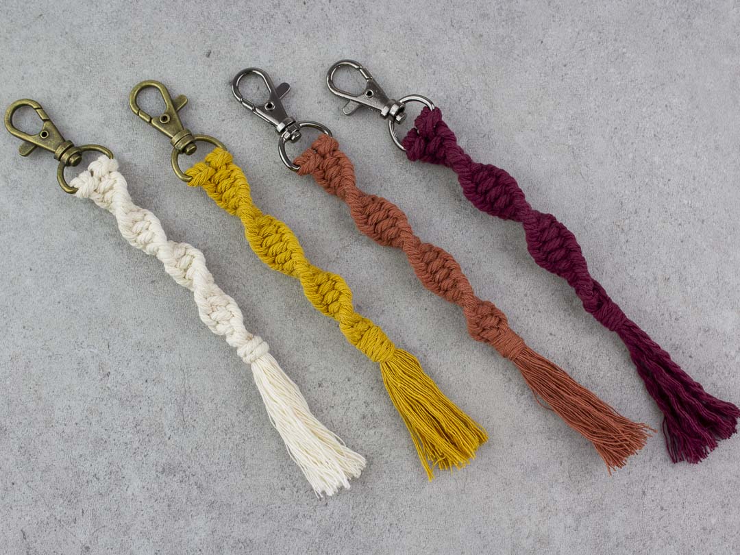 Einfache Makramee Schlüsselanhänger - DIY Anleitung - CaroKunterbunt